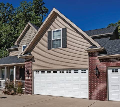 Central Oregon Garage Door I CHI 2583 Residential Garage Door